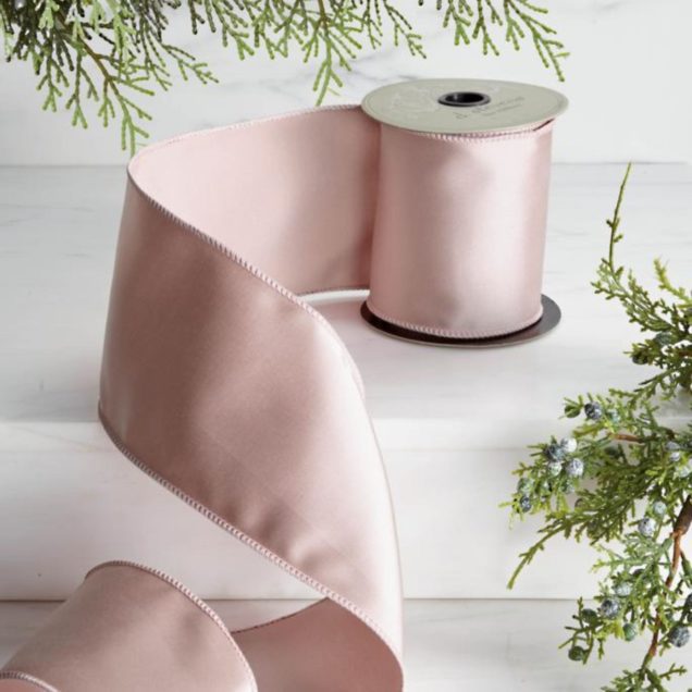 Easy trick to hanging door wreaths with ribbon! | bluegraygal