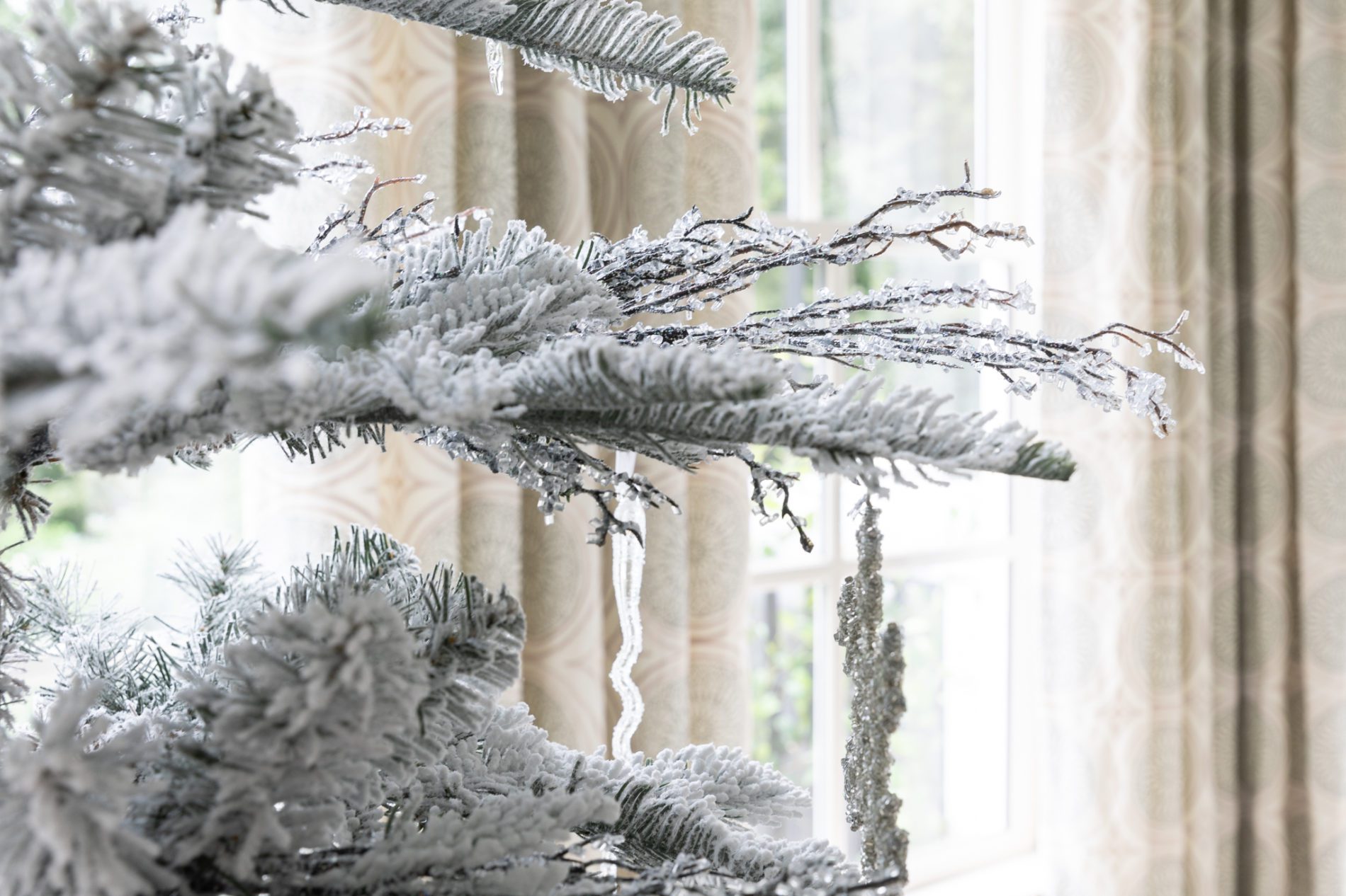 A Winter Wonderland Icicle Christmas Tree - bluegraygal